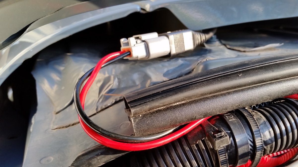 Winching Techniques – How to Dig a Dead Man Anchor | Offroaders.com