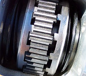 How does a Locker Work? The Locking Differential Explained ...